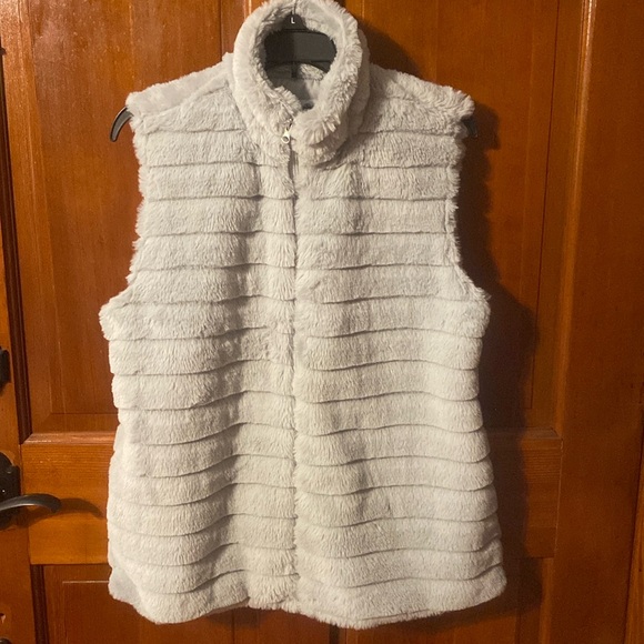 Katydid | Jackets & Coats | Womena Furry Vest Size Large By Katydid ...